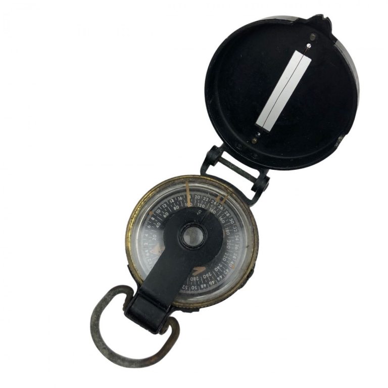 Original WWII US army engineer compass in pouch 1944 - Oorlogsspullen ...