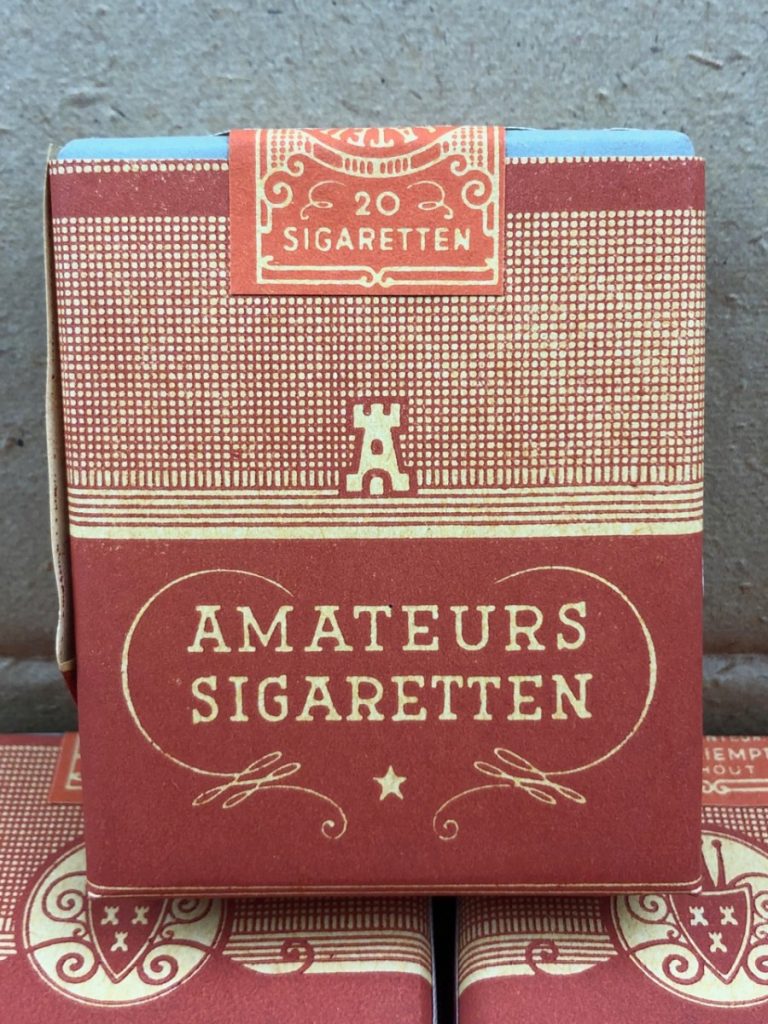 Original WWII Dutch complete box with 50 cigarette packages 'Amateur ...