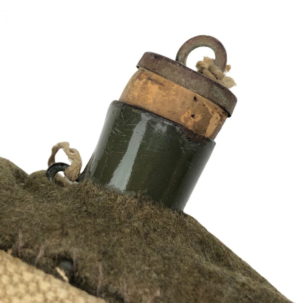 Original WWII British army field bottle with strap - Oorlogsspullen.nl ...