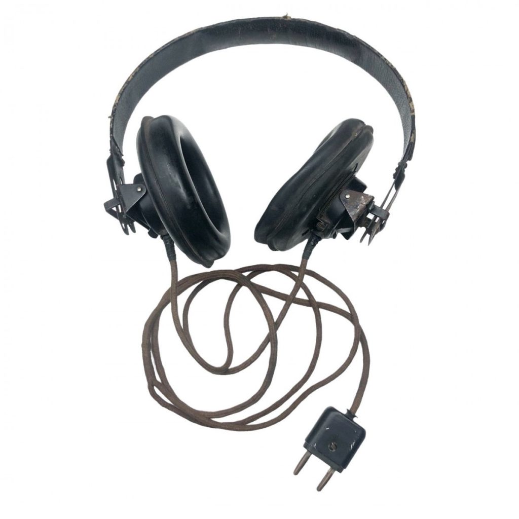 Original WWII German Dfh. b. Panzer Headphone - Oorlogsspullen.nl ...
