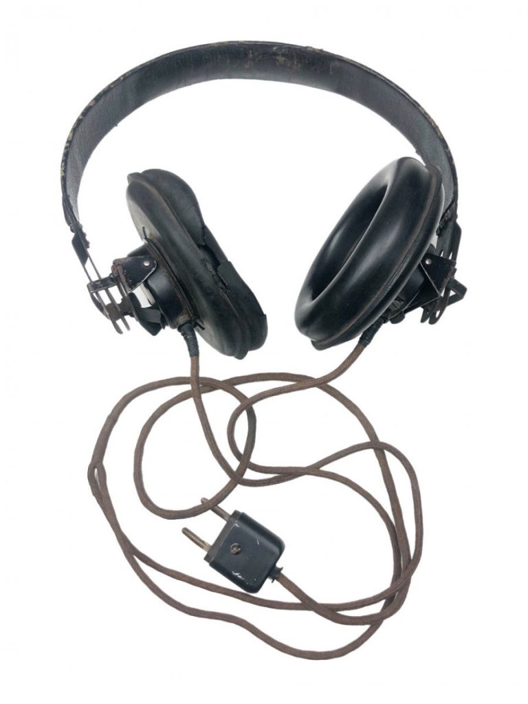 Original WWII German Dfh. b. Panzer Headphone - Oorlogsspullen.nl ...