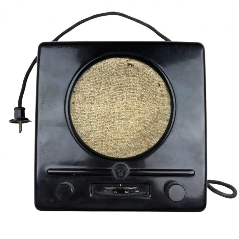 Original WWII German Klein Volksempfanger radio - Oorlogsspullen.nl ...