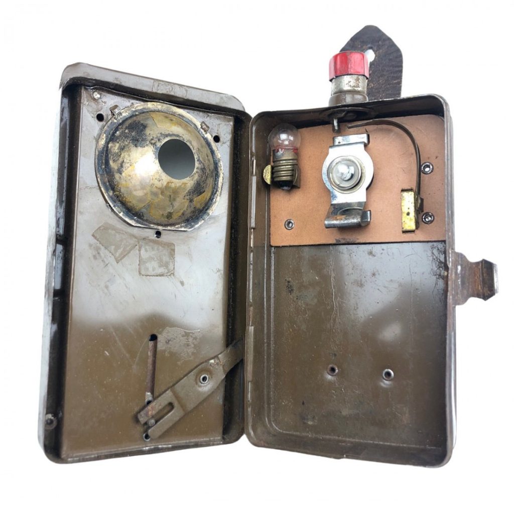 Original WWII German Petrix No. 678 Flashlight - Oorlogsspullen.nl ...