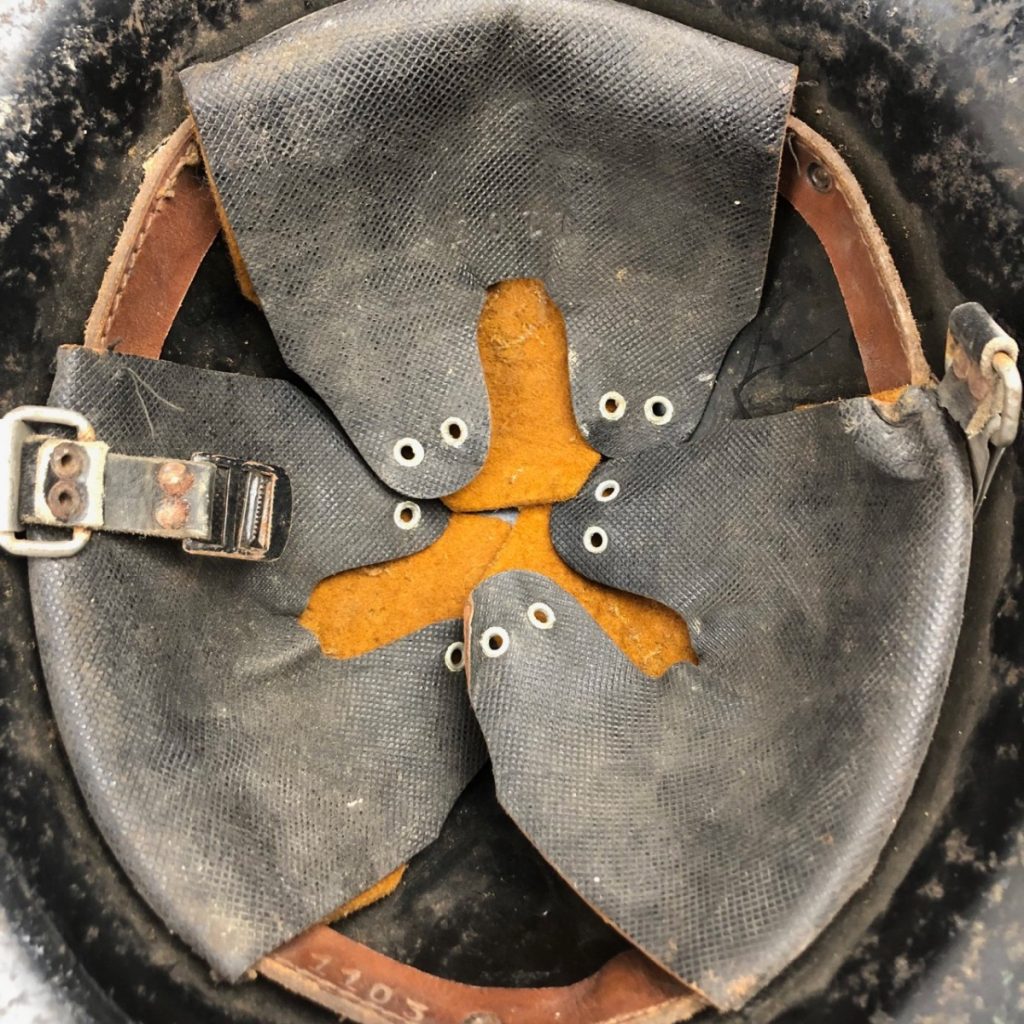 Original WWII Dutch 'Luchtbeschermingsdienst' M16 helmet ...
