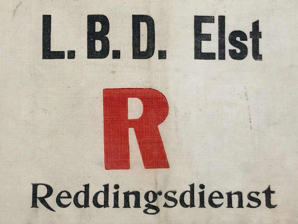 Original WWII Dutch 'Luchtbeschermingsdienst' rescue service armband ...