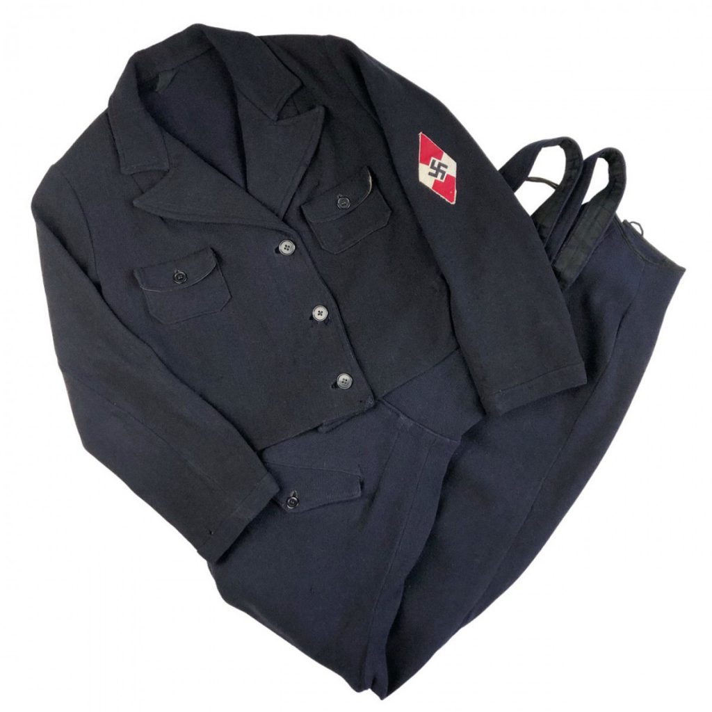 Original WWII German BDM winter uniform - Oorlogsspullen.nl - Militaria ...