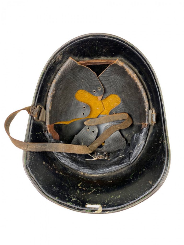 Original WWII Dutch Red Cross helmet - Oorlogsspullen.nl - Militaria shop