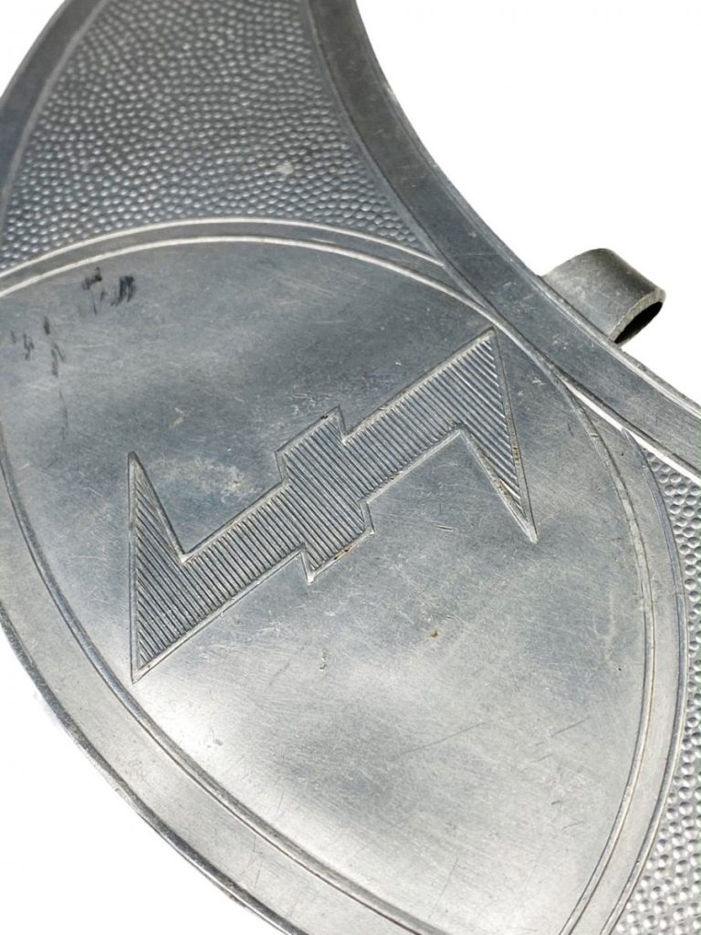 Original WWII Dutch NSB W.A. police gorget - Oorlogsspullen.nl ...