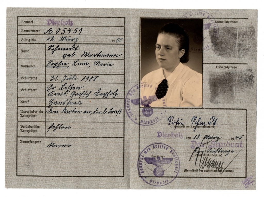 Original WWII German Kennkarte - Oorlogsspullen.nl - Militaria shop