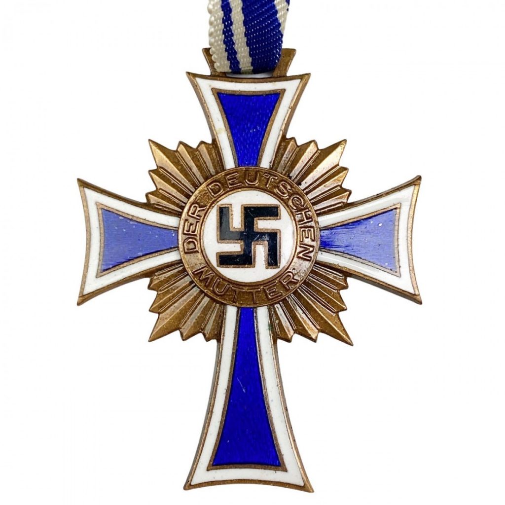 Original WWII German 'Mutterkreuz' in bronze - Oorlogsspullen.nl ...