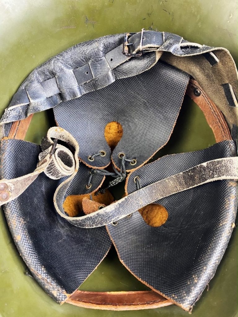 Original WWII Dutch M34 army helmet - Oorlogsspullen.nl - Militaria shop