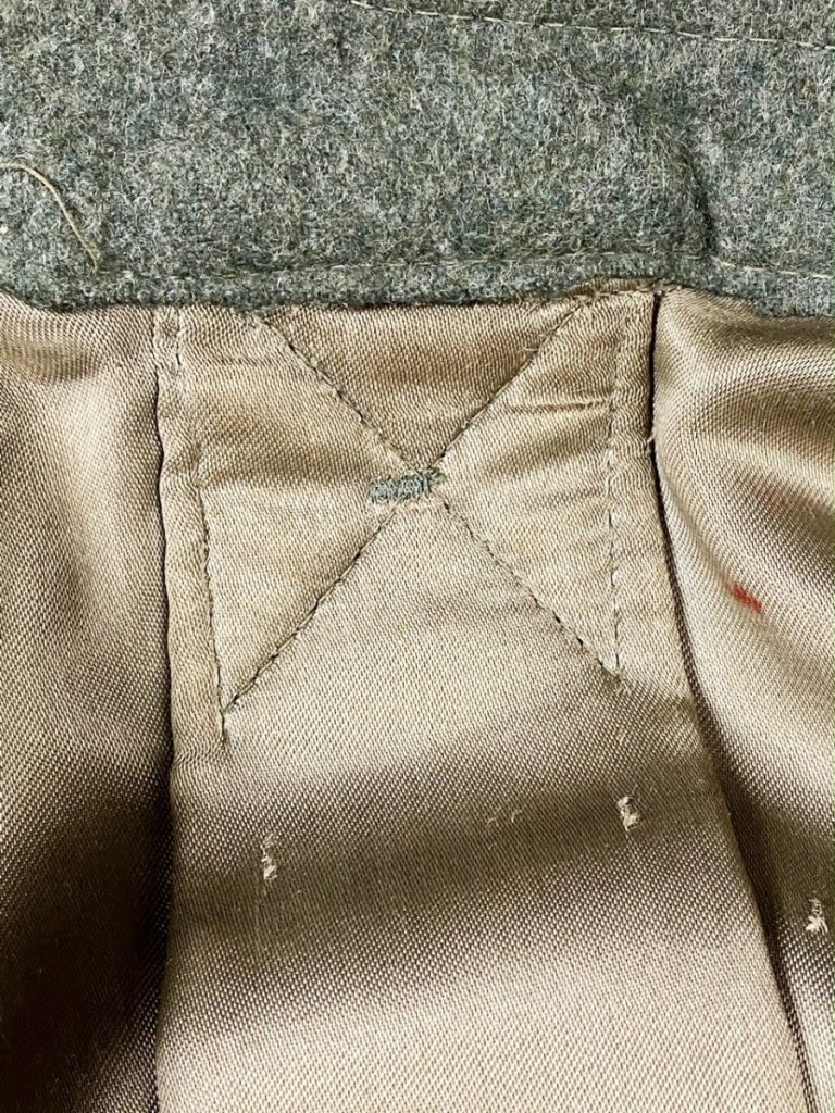 Original WWII German Waffen-SS overcoat - Oorlogsspullen.nl - Militaria ...