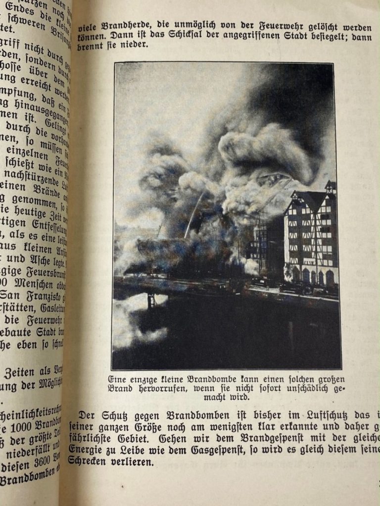 Original WWII German Luftschutz Fibel - Oorlogsspullen.nl - Militaria shop