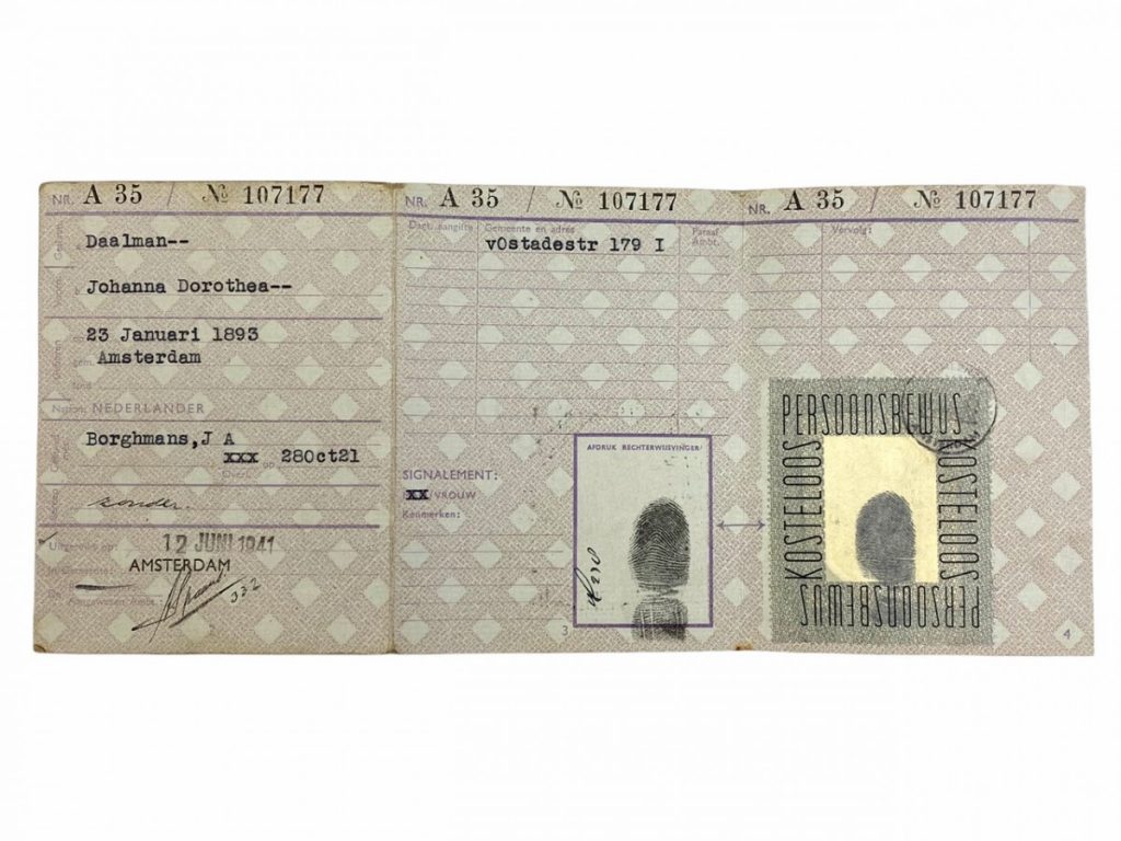 Original WWII Dutch persoonsbewijs - Oorlogsspullen.nl - Militaria shop