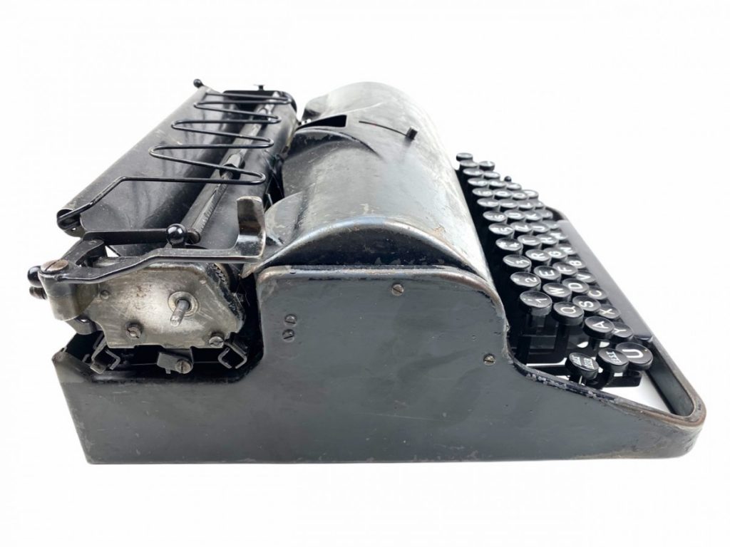 Original WWII German Waffen-SS typewriter - Oorlogsspullen.nl ...