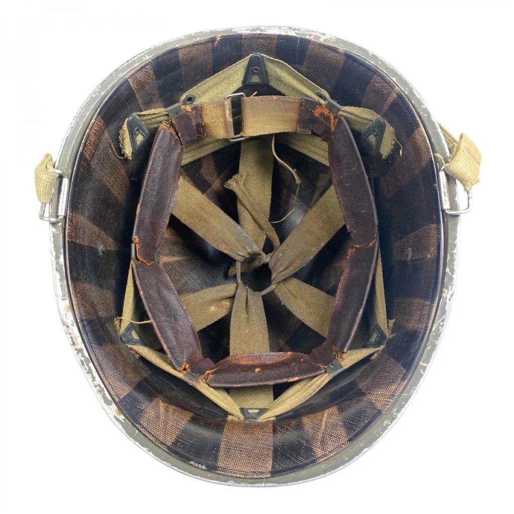 Original WWII US M1 helmet - Oorlogsspullen.nl - Militaria shop