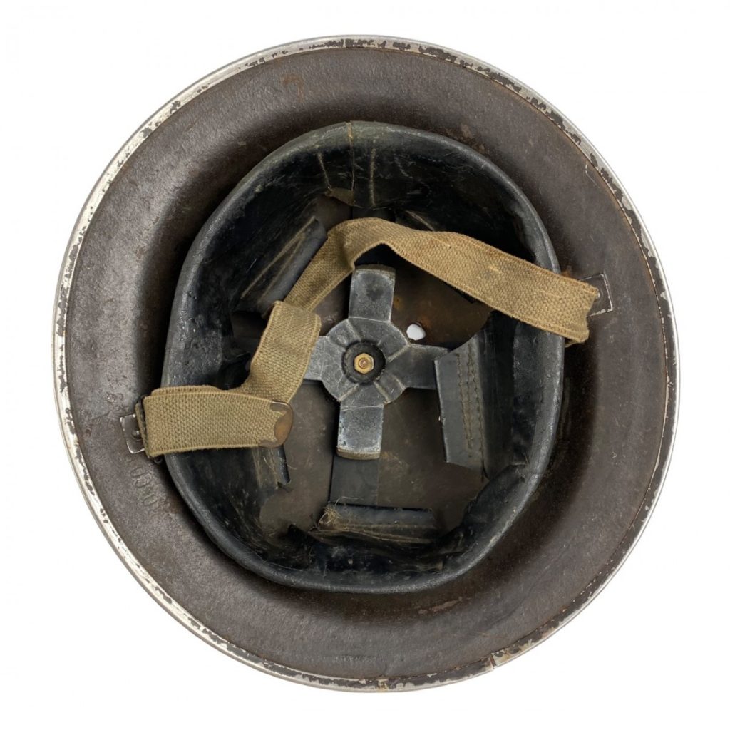 Original WWII British helmet - Oorlogsspullen.nl - Militaria shop