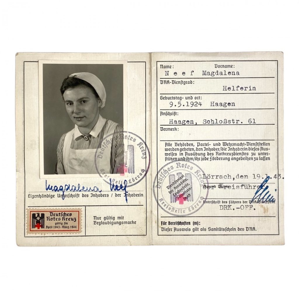 Original WWII German DRK Personal-Ausweis - Oorlogsspullen.nl ...