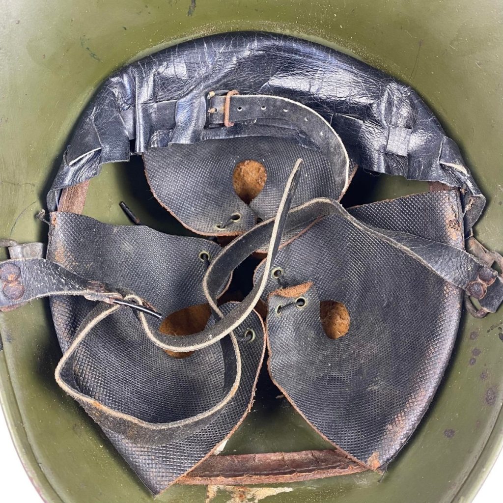 Original WWII Dutch M34 army helmet - Oorlogsspullen.nl - Militaria shop