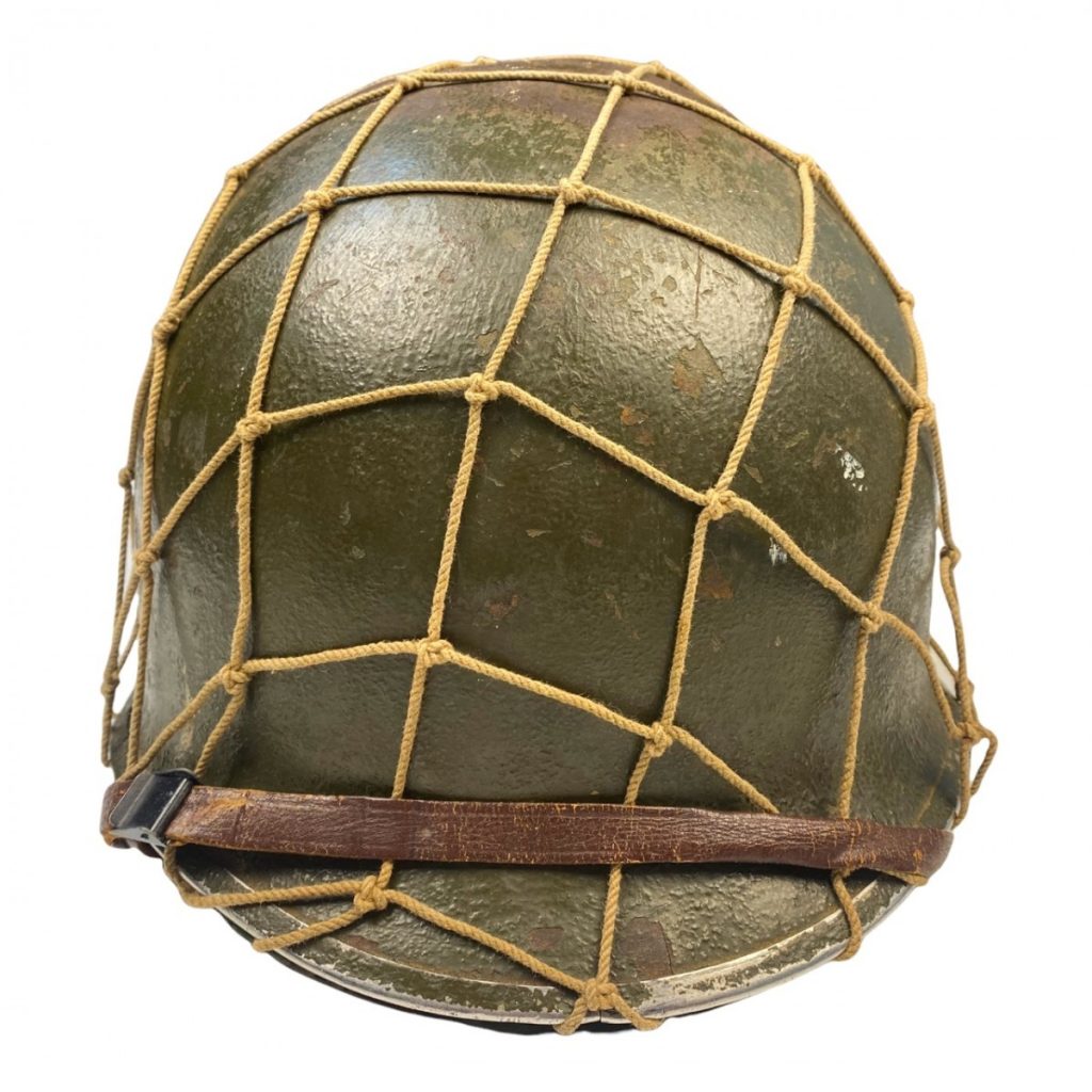 Original WWII US M1 helmet - Oorlogsspullen.nl - Militaria shop