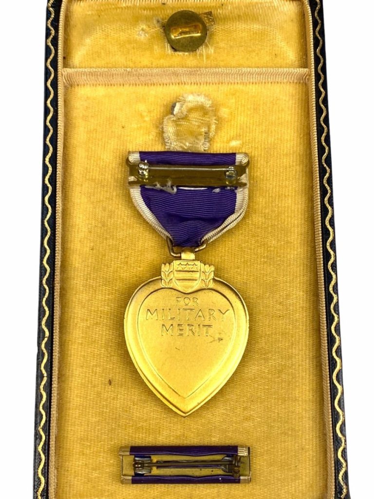 Original WWII US Purple Heart medal in box with ribbon and pin ...
