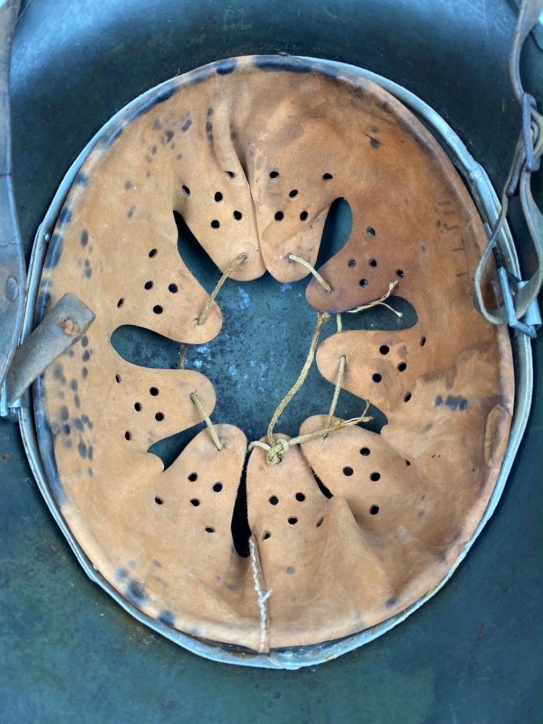 Original WWII Austrian M17 transitional DD helmet - Oorlogsspullen.nl ...