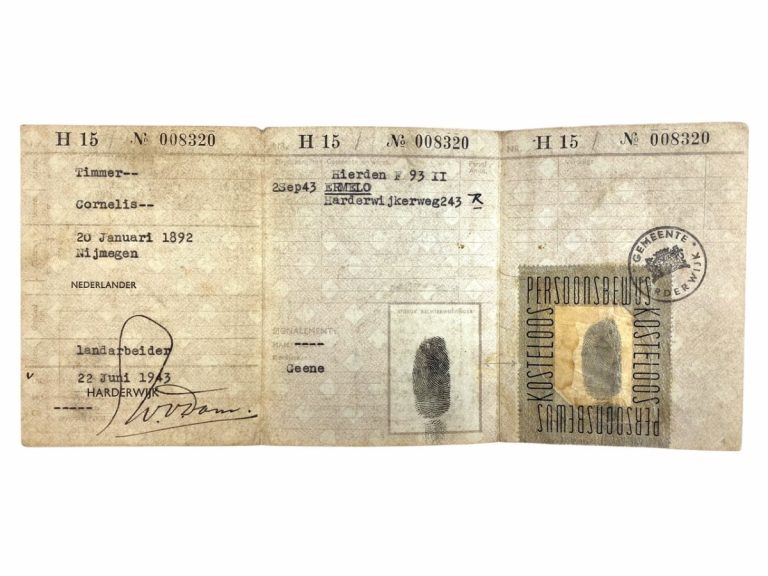 Original WWII Dutch resistance ID card grouping - Oorlogsspullen.nl ...
