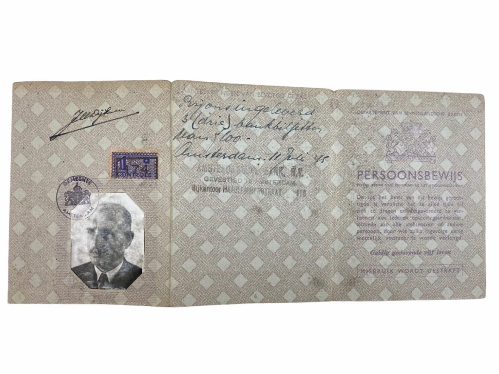 Original WWII Dutch ID card grouping - Oorlogsspullen.nl - Militaria shop