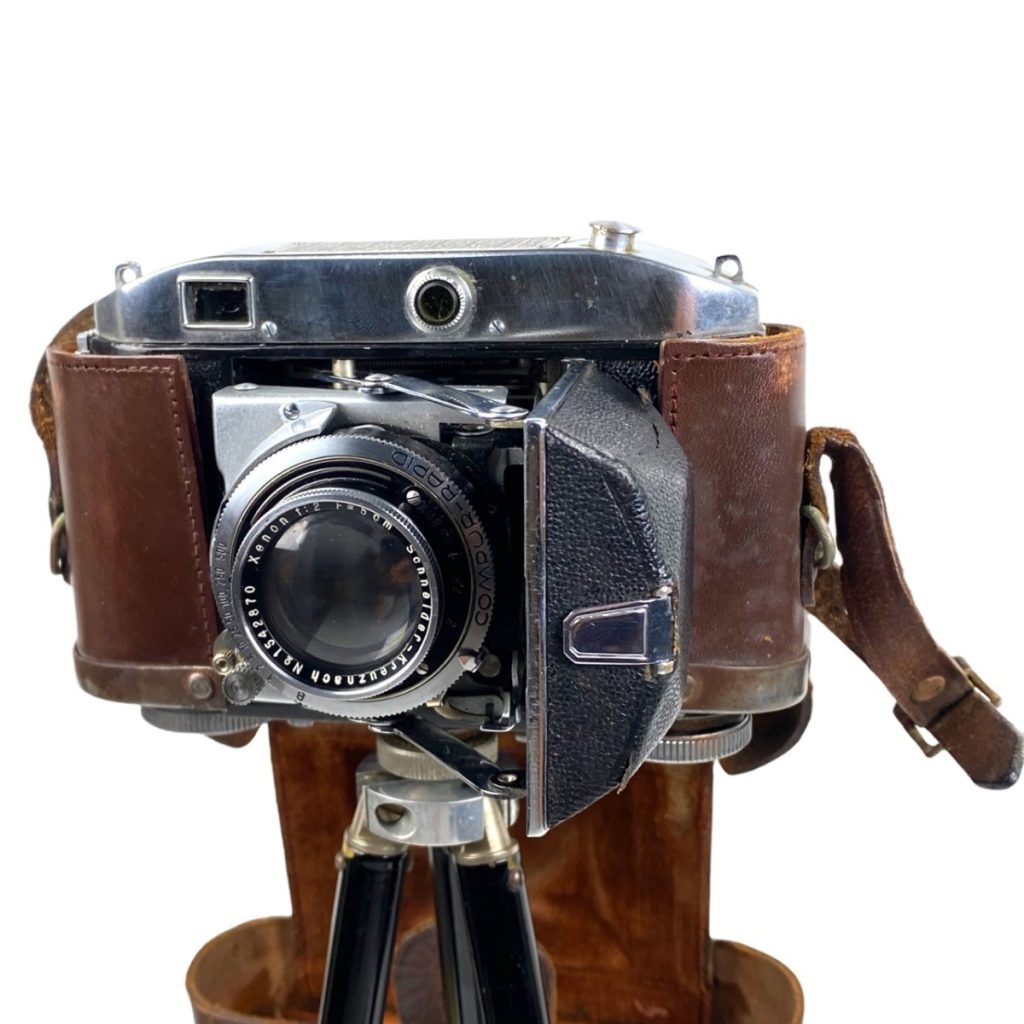 Original WWII German 'Welta Weltini' camera with tripod and cover ...