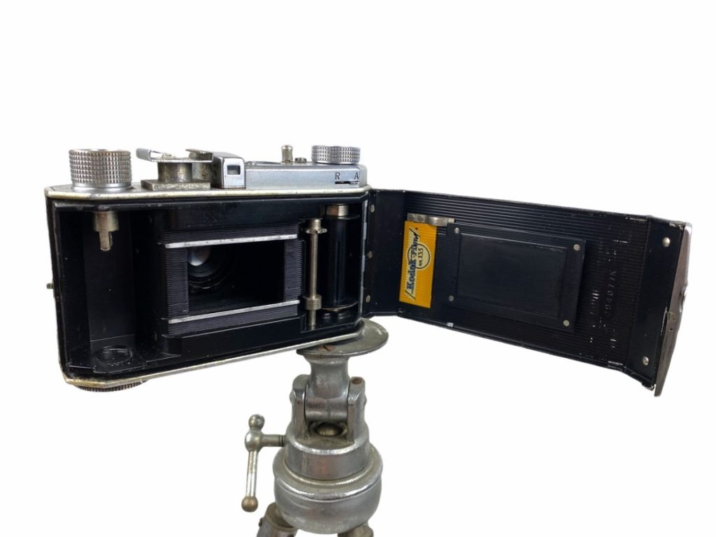 Original WWII German 'Kodak Retina' camera with tripod - Oorlogsspullen ...