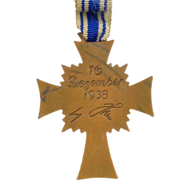 Original WWII German 'Mutterkreuz' in bronze - Oorlogsspullen.nl ...