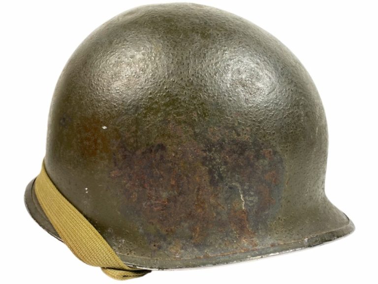 Original WWII US M1 helmet - Oorlogsspullen.nl - Militaria shop