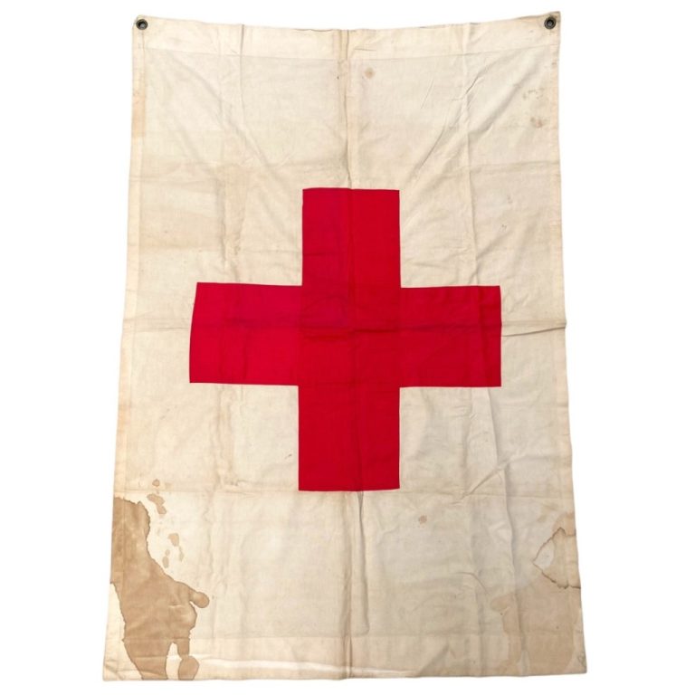 Original WWII US Red Cross flag - Oorlogsspullen.nl - Militaria shop