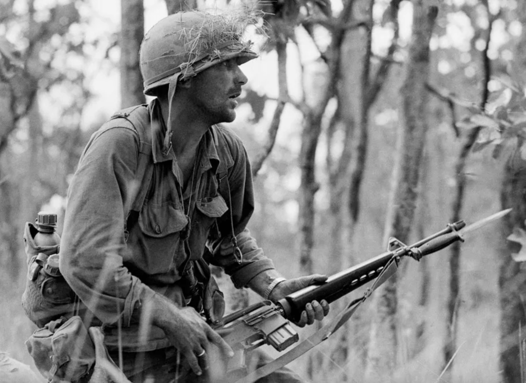 Original Vietnam War era US M7 bayonet by Colt - Oorlogsspullen.nl ...