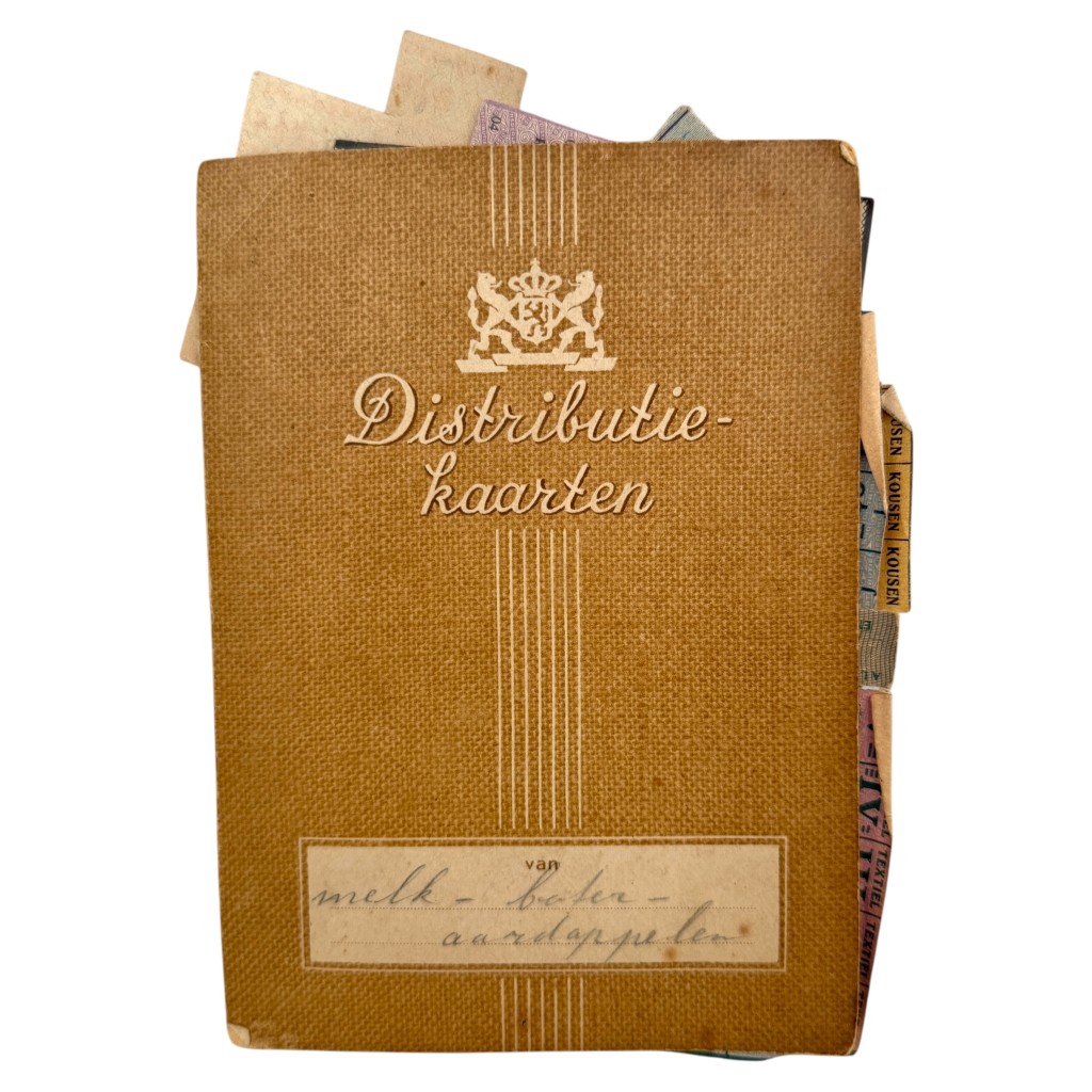 Original WWII Dutch ration cards map with coupons - Oorlogsspullen.nl ...
